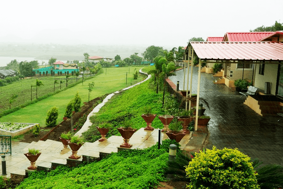 Lake-View Agro Farmstay in Nashik