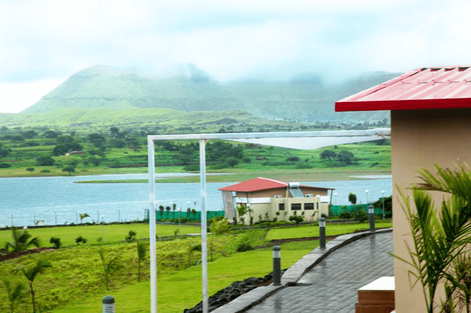 Lake-View Agro Farmstay in Nashik